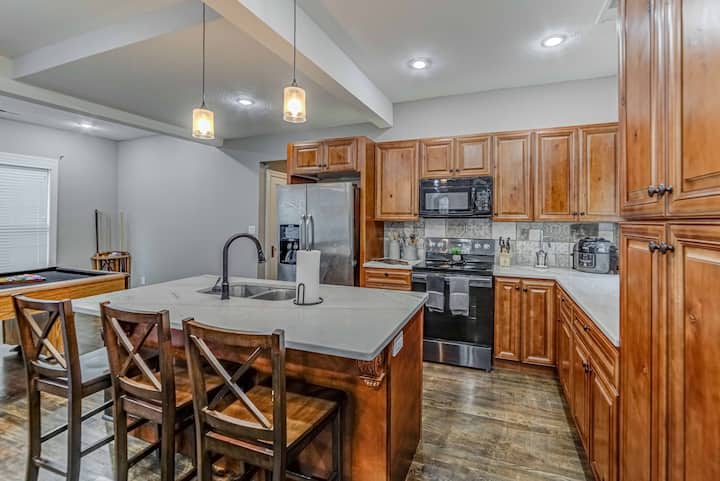 3 Bed, 2.5 Bath Cottage - Springfield, MO