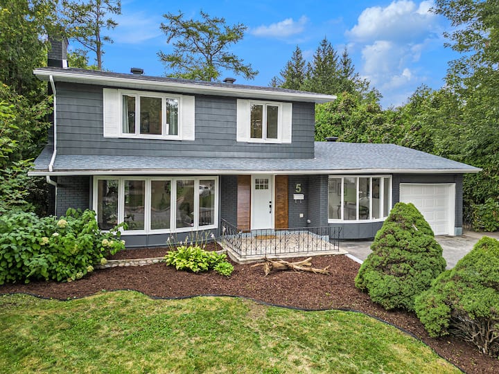 4 Bed House With Chefs Kitchen - Ottawa