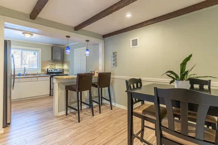 Spacious 1-bedroom Apartment – Pet Friendly! - Stamford, CT