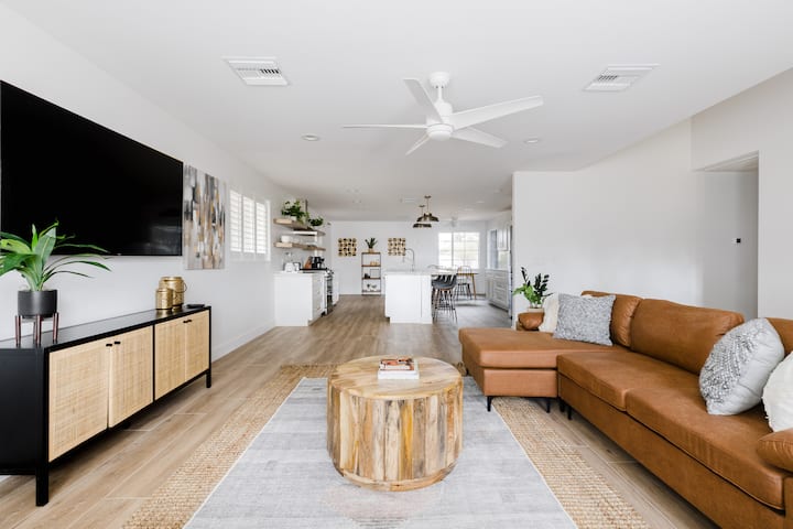 Luxury | Historic | Heated Pool | Bbq | Games - Glendale, AZ