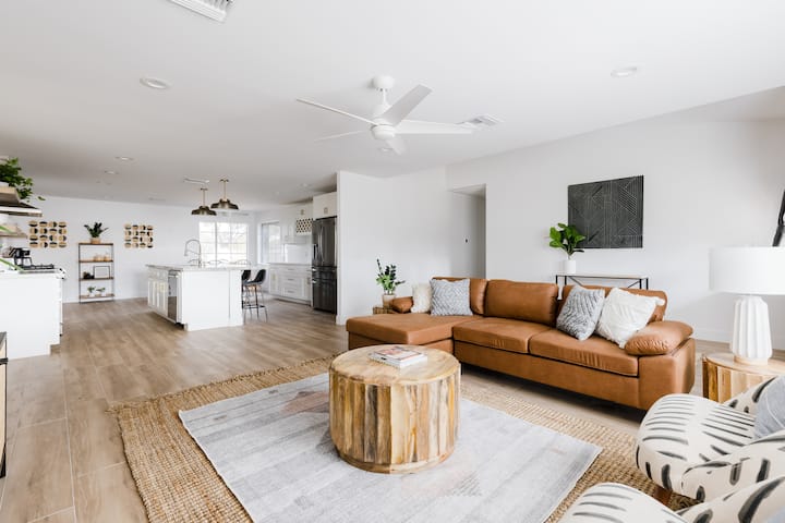 Luxury | Historic | Heated Pool | Bbq | Games - Glendale, AZ