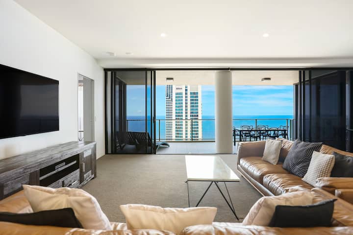 ❤️Circle 4 Bedroom Luxury Sub Penthouse - Gold Coast