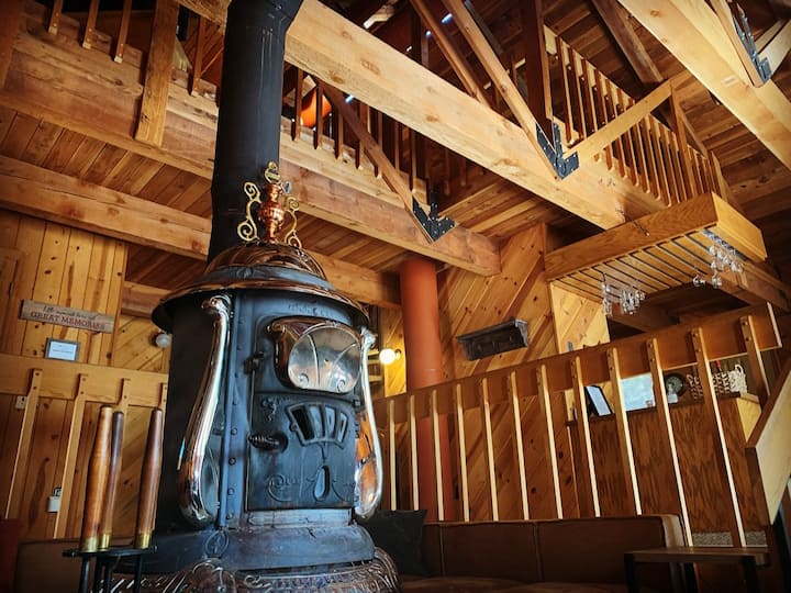 Cozy Adventure Lodge -Sleeps 13! - Arnold, CA