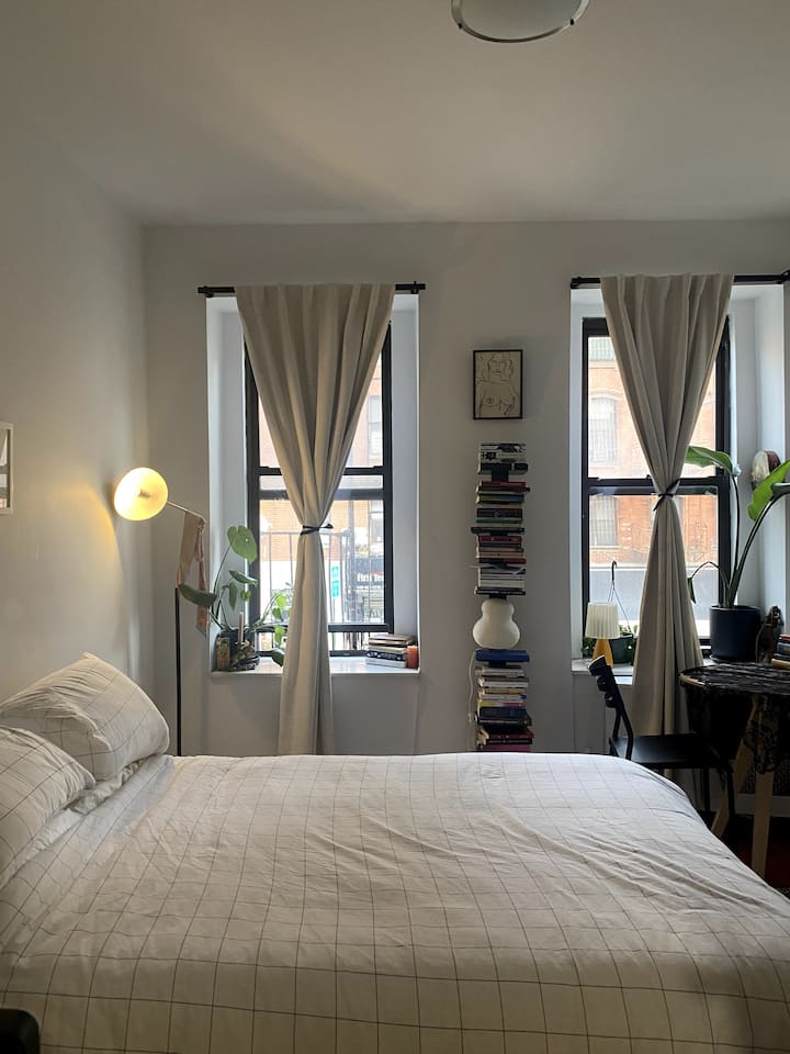 Charming, Cozy One Bedroom! - New York City