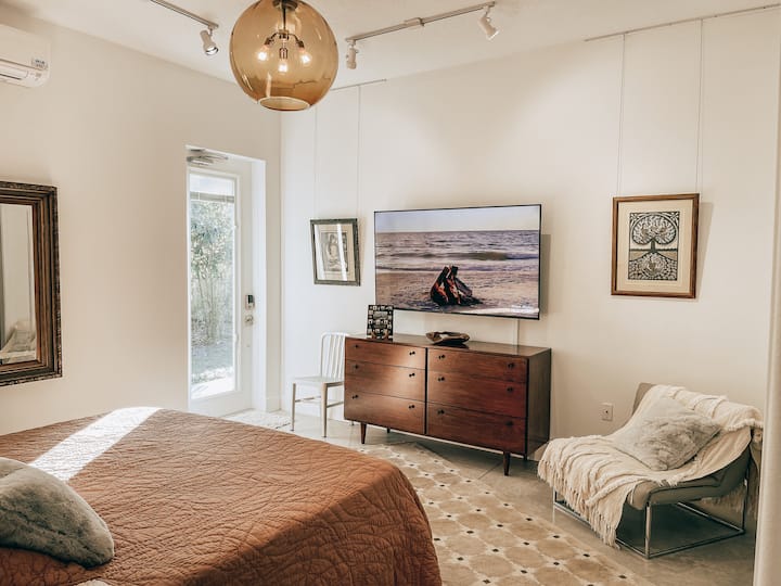 Breyting Airbnb - DeLand, FL