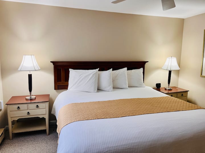 Spacious 2 King Suite: 1 Mile To Skiing& Storyland - Jackson, NH