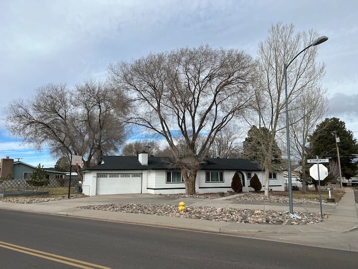 Across St From Gc Train Station- Hot Tub- Firepit - Williams, AZ