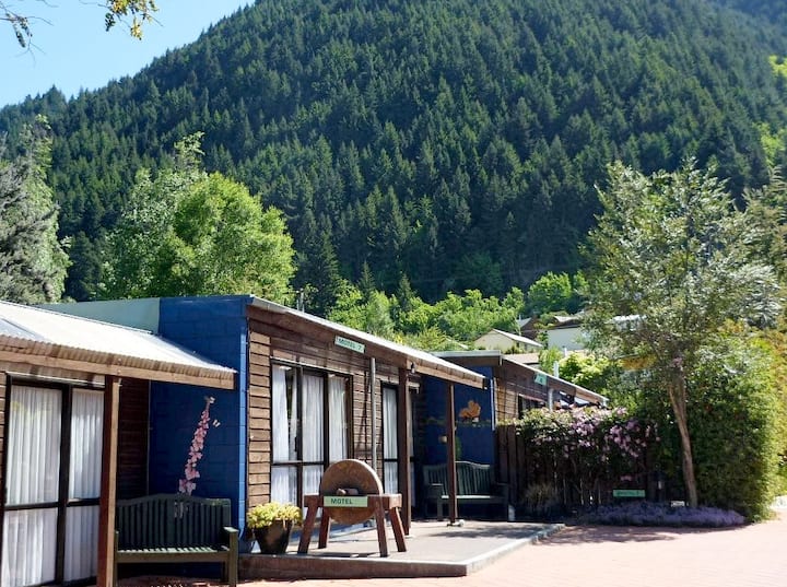 2 Bedroom Motel - 1 X Queen & 2 Single Beds - Queenstown