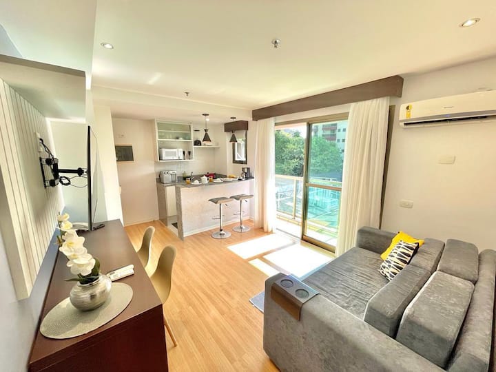 Flat Novo, Reformado Com Serviços à Beira Mar. - Ipanema