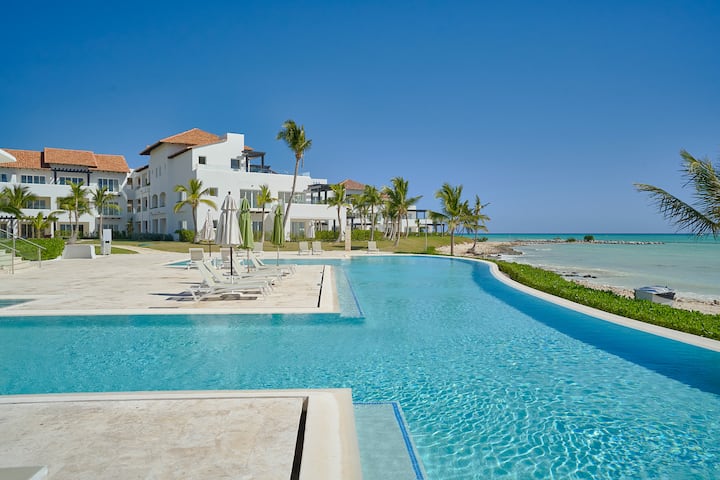 Lux Cap Cana Apt, Beach Front W. Private Jacuzzi - Punta Cana