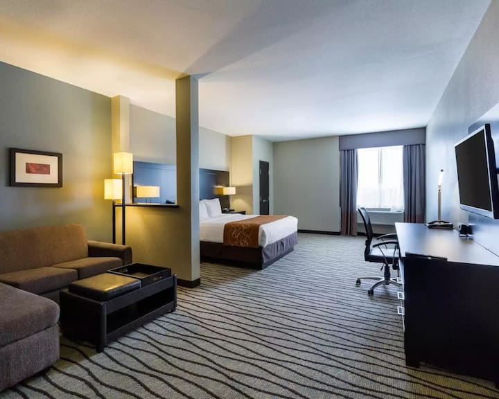 休斯敦舒适住宿｜宽敞私人套房｜含清洁服务与早餐 - Stafford, TX