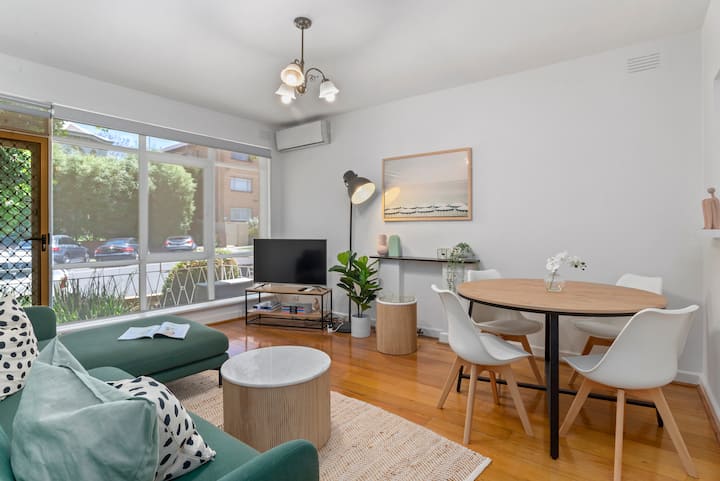 Enjoy The Esplanade’s Treats From Acland Street - Melbourne