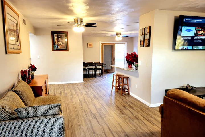 Charming Spacious Central Location 3br-2ba House - Tucson, AZ