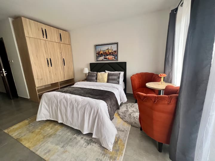 East Legon Oasis *Rooftop Restaurant/pool/gym* - Accra