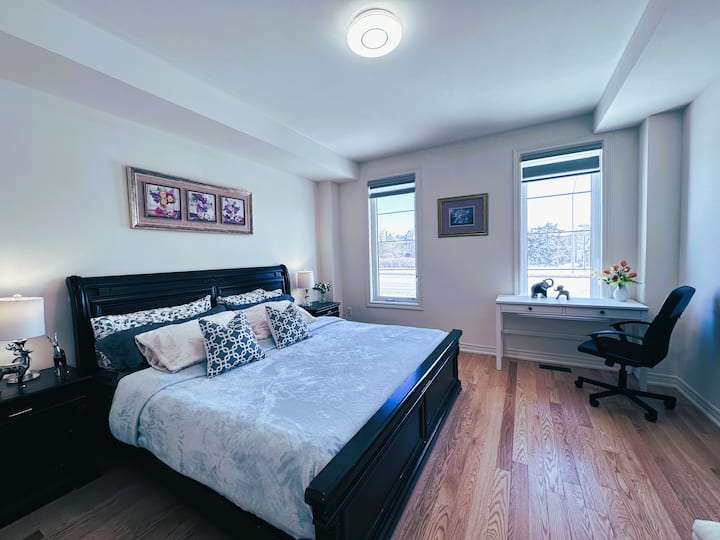 Charming 2 Bedroom Unit In Heart Of Richmond Hill - Markham