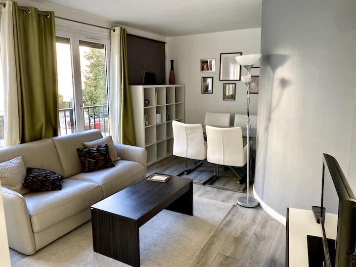 Parisian Escape - Courbevoie