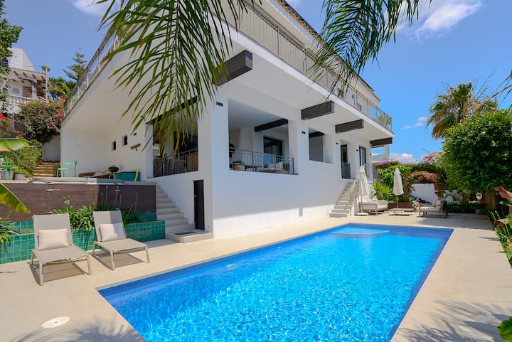 Private Villa W/ Pool, Jacuzzi, Ocean Views - Sitges