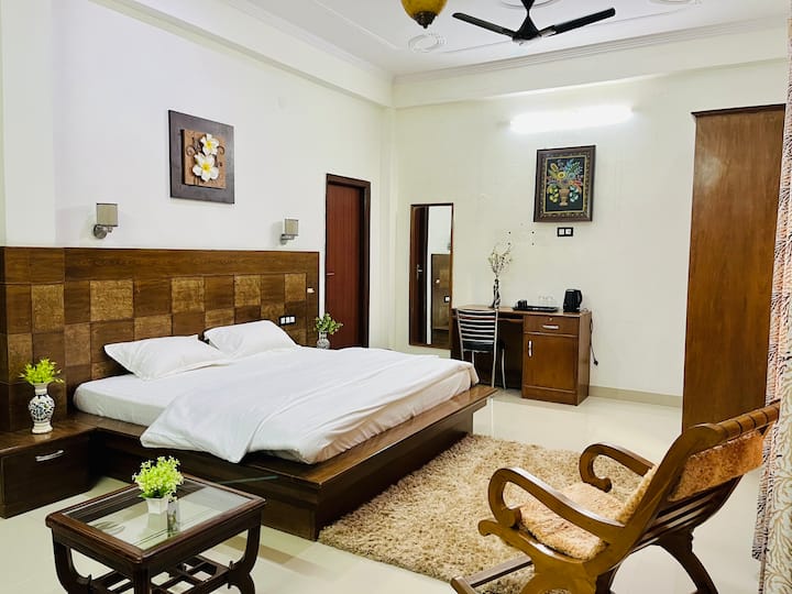 Peaceful Bed & Breakfast Near Taj Mahal - Agra