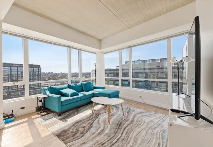 Stunning 2br/2ba Apt In Vibrant Assembly Square - Medford, MA