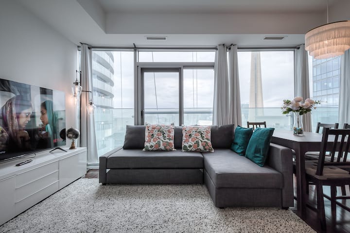 Monthly Rental 50% Off Stylish Downtown Condo -