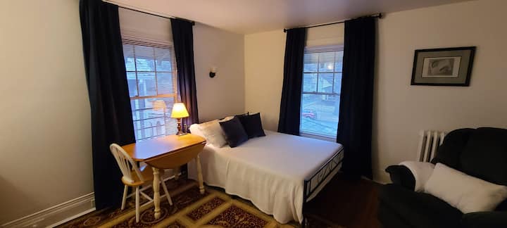 12'x13' Private Room In Boarding House - Rochester, NY