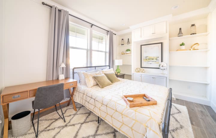 Queen Suite W/ Private Bathroom Near Hospital & Uc - Merced, CA