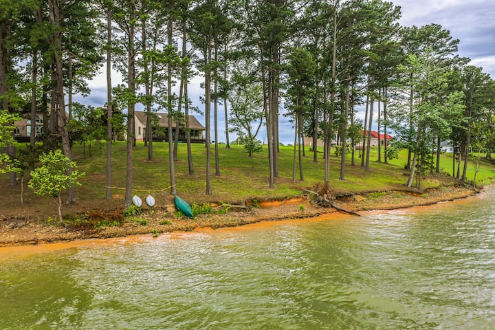 Waterfront Paradise! Hot Tub! Game Room! - Panther Creek State Park, Morristown