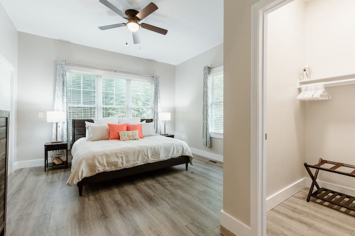 Bamboo Bungalow #614 Downtown Spartanburg - Lake Craig, SC