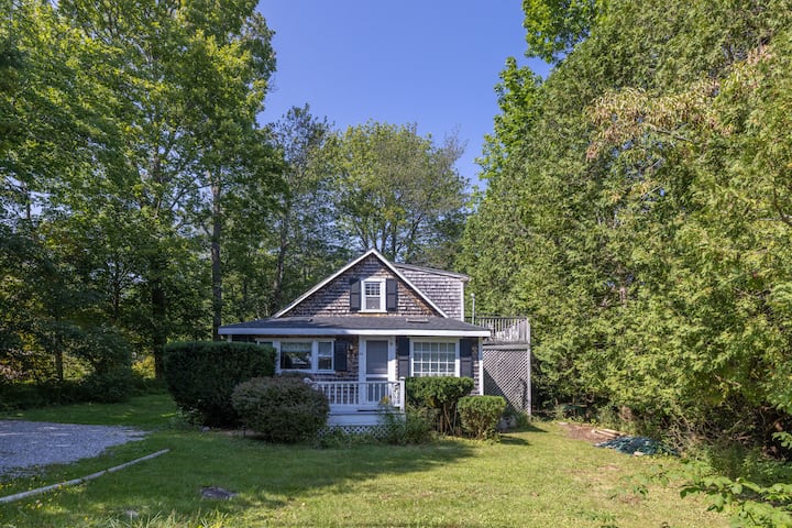 The Camden Cottage - A True North Vacation Home - Camden, ME
