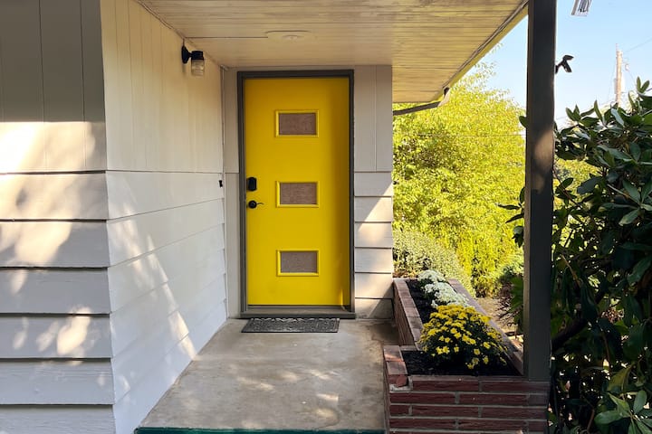 House In The Heart Of Bellevue - Bellevue, WA