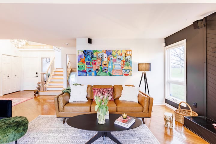 Gorgeous Private Views With Jacuzzi Tub - Syracuse, NY