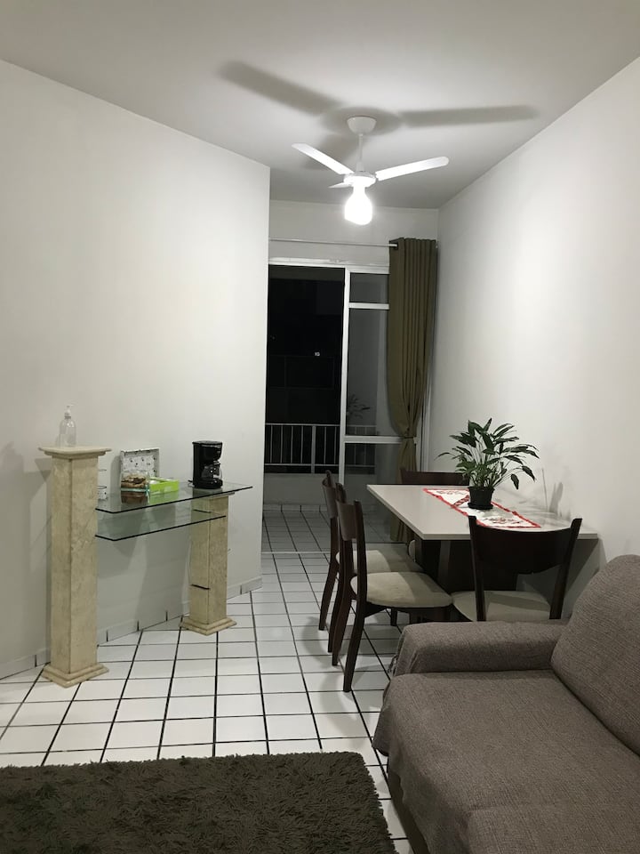 Quarto Bem Localizado Com 2 Camas De Solteiro - Vitória