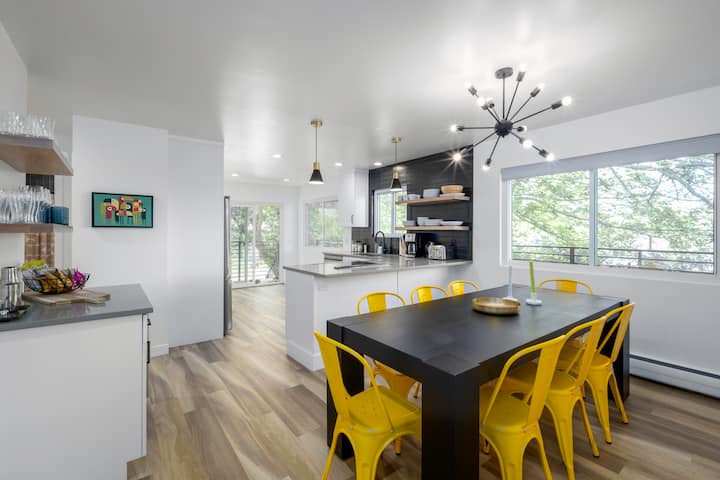 Modern 3bd/2ba Retreat W/ Hot Tub & City Views - Salt Lake City, UT