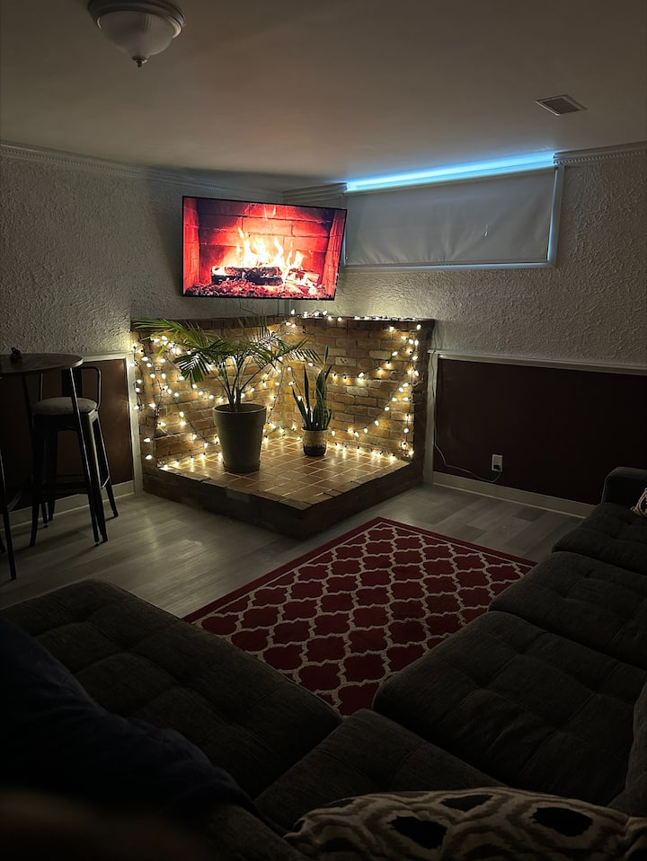Cozy Cottage Den - Basement Suite - Barrie