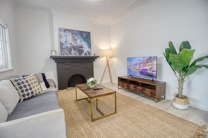 Charming House : Heart Of The Homebush ! - Strathfield