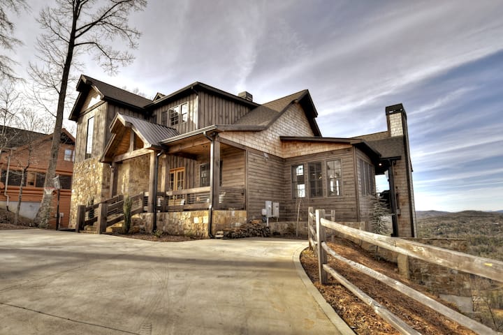 Panoramic Views. Heated Pool & Hot Tub. Sleeps 16 - Blue Ridge, GA