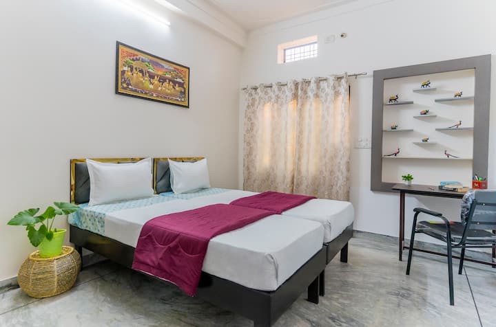 Spacious, Comfortable & Centralised 3br Apartment - ウダイプル