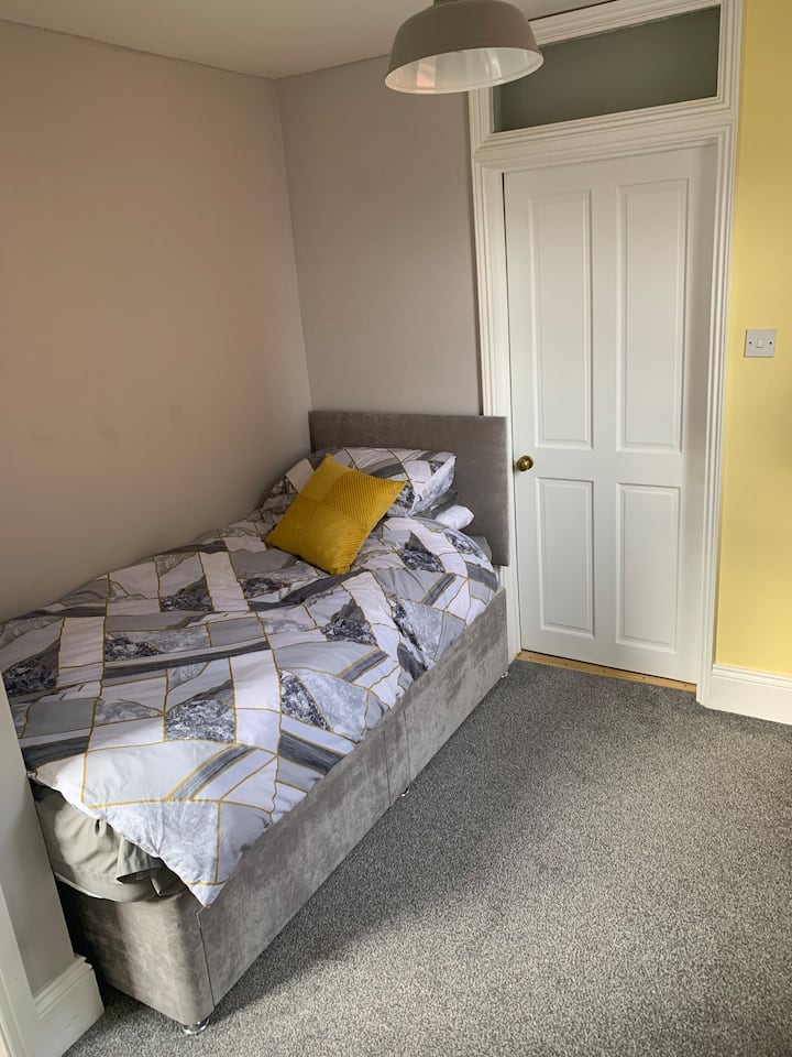 Single Room In Rowhedge Village - Colchester