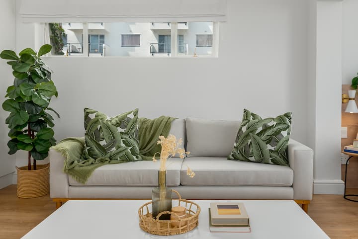 Stylish, Bright Green Point Studio - Stay A While - Kapstadt