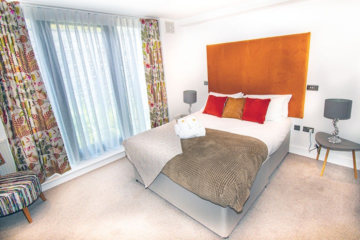 Courtyard Double Room - Penarth Seafront - 