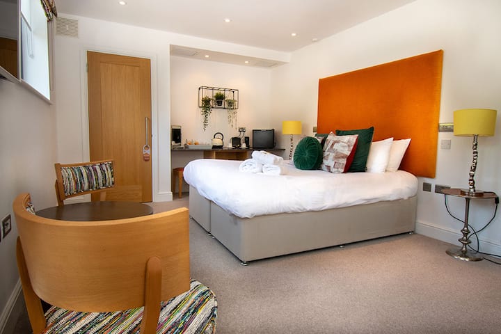 Charming Courtyard View Double Room - Barry