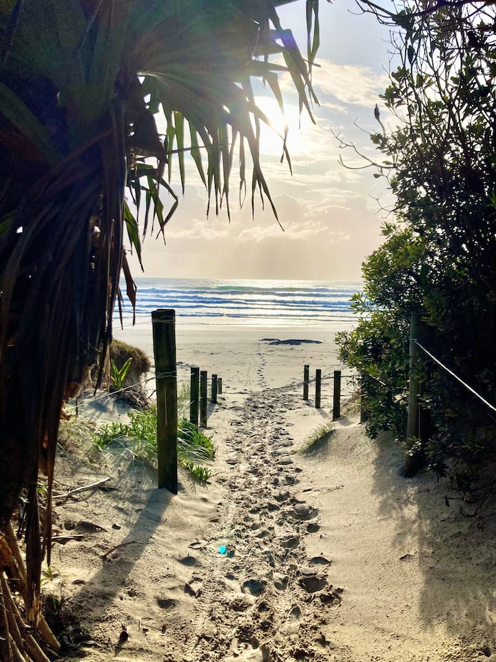 Easy Breezy Abode ~ Beachside! - Suffolk Park