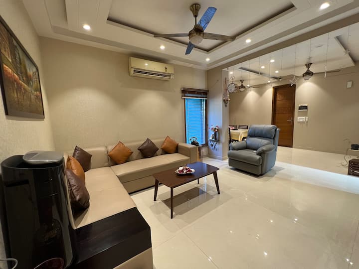 Luxury Apt Near Film City, Noida - Noida