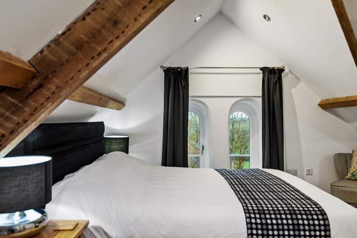 Luxury King Room At Caemorgan Mansion - Cardigan