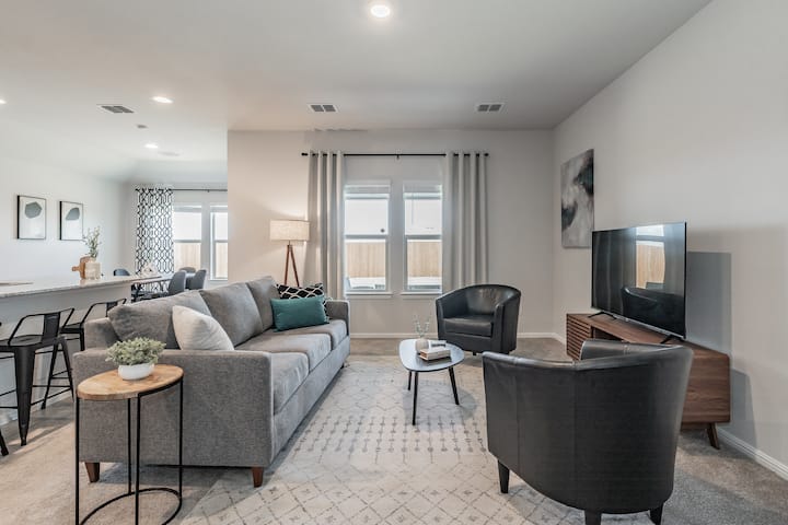 Denton-modern Furnished Gem - Denton, TX