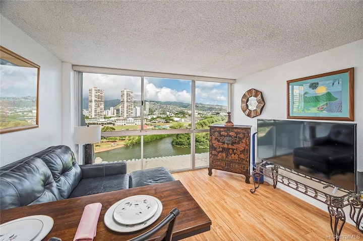 Walk To Waikiki Beach. Parking, Ac, Tax Included! - Honolulu