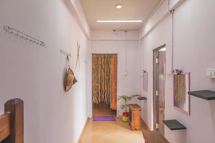 African Vibrations Hostel Osu. Female Dorm. Bed 1. - Accra