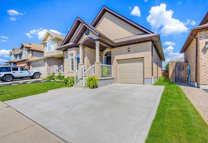 Entire House For A Big Family - Chicopee