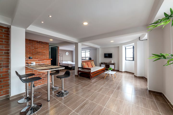 Loft With A View Of Cali - Brigtness And Comfort - Cali