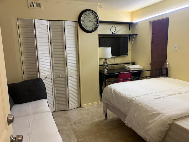Studio Private Entrance+kitchen+bathroom - Diamond Bar, CA